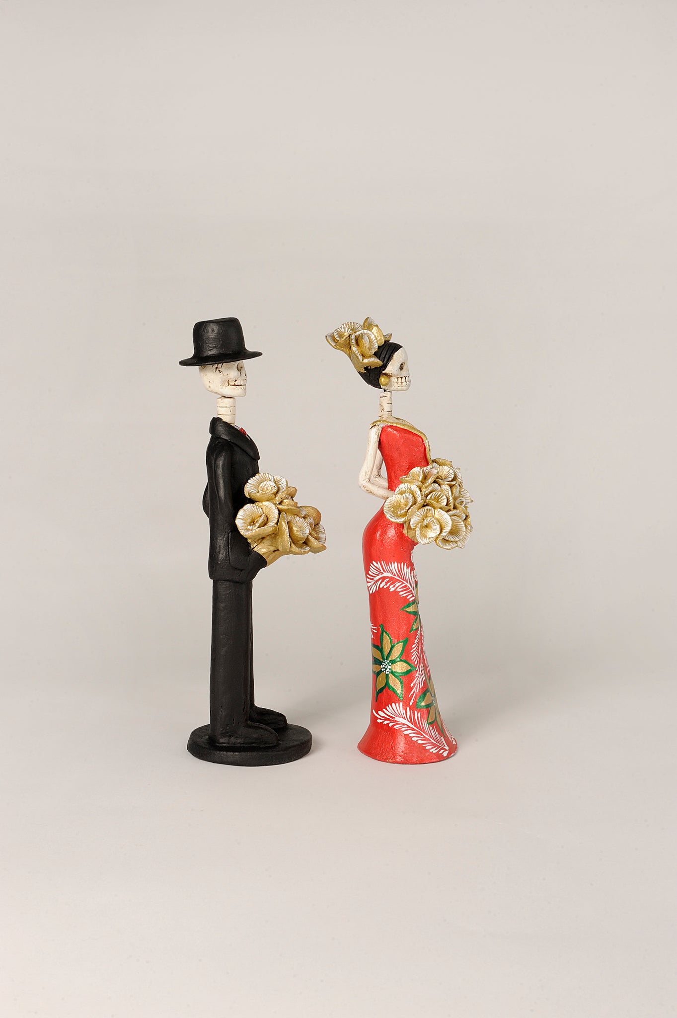 Catrines Cynthia Christmas Gold and Diego in Gold – The Catrina Shop