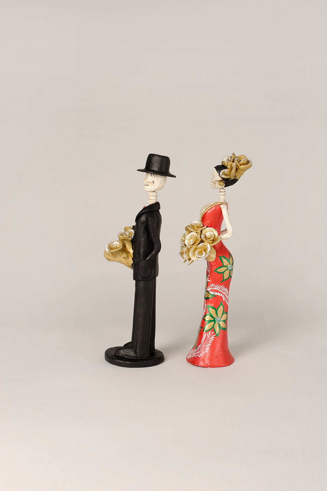 Catrines Cynthia Christmas Gold and Diego in Gold – The Catrina Shop